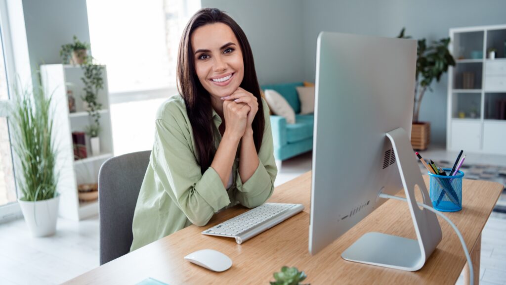 Designing a Modern and Functional Home Office Space - Front Desk