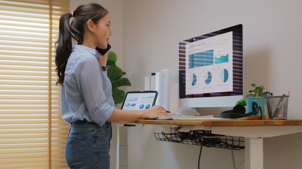 Health Benefits of Incorporating Standing Desks Into Your Office ...